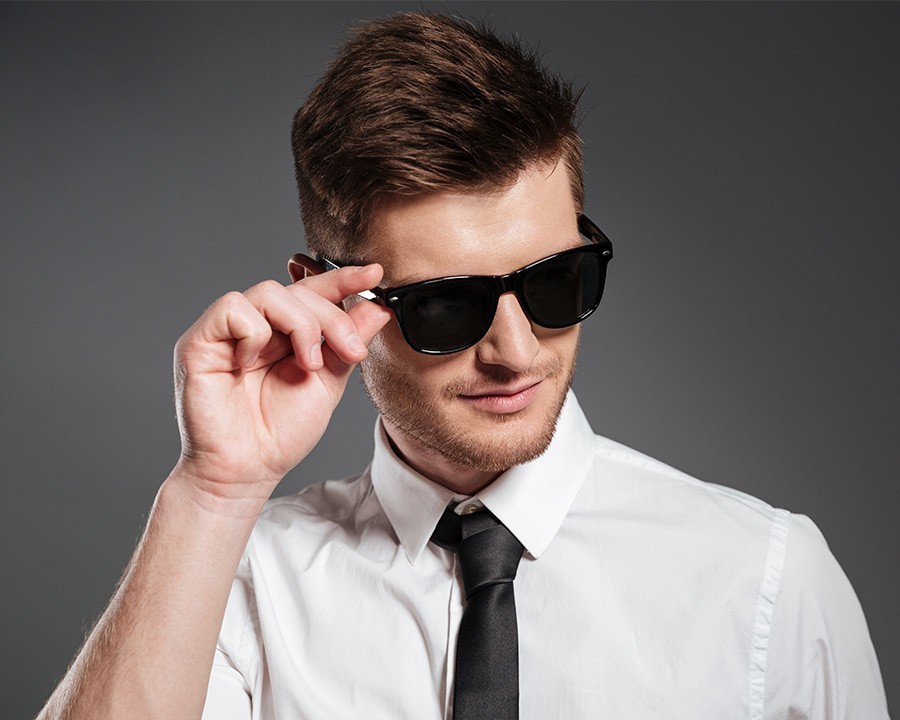 15 kiểu mắt kính đen ngầu nam nữ đẹp, hợp nhiều gương mặt